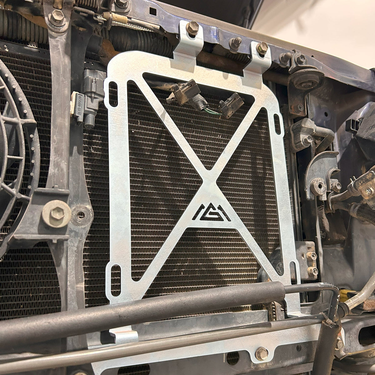 Transmission cooler bracket | Lexus GX460 / Toyota 4Runner (10-24 ...