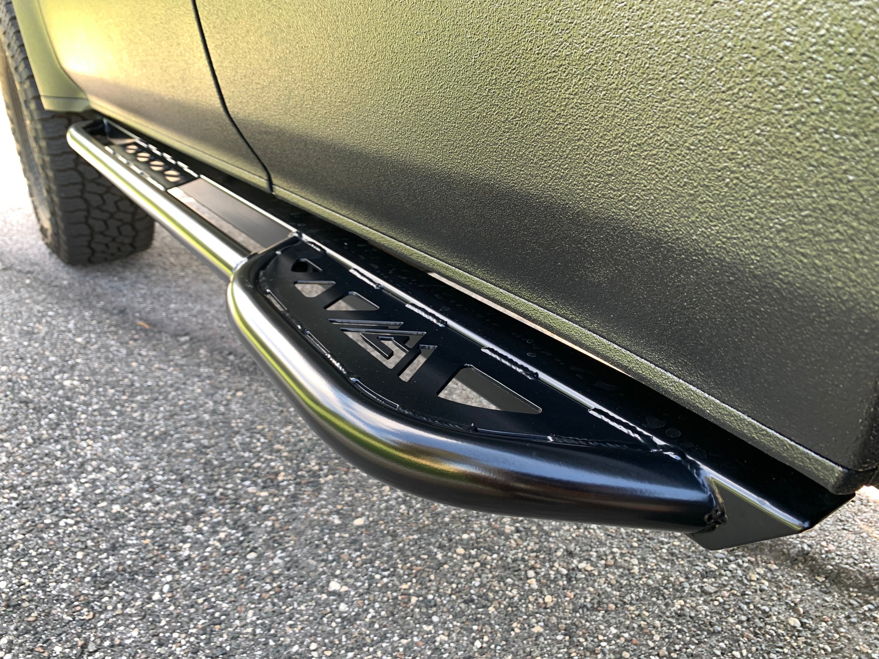 Tubular Rock Sliders | LEXUS GX470 — Goliath Off Road